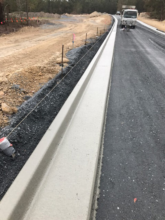 Slipform Kerb & Channel/Machine laid Kerbing/Kerblayers/Concrete Drains ...